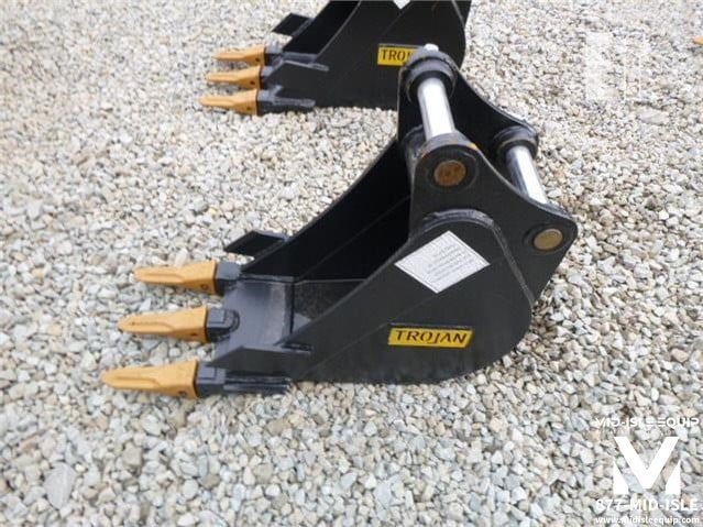 Trojan 24" Excavator Bucket for 3.5 Ton CAT 303 304 JD 35 – Mid-Isle ...